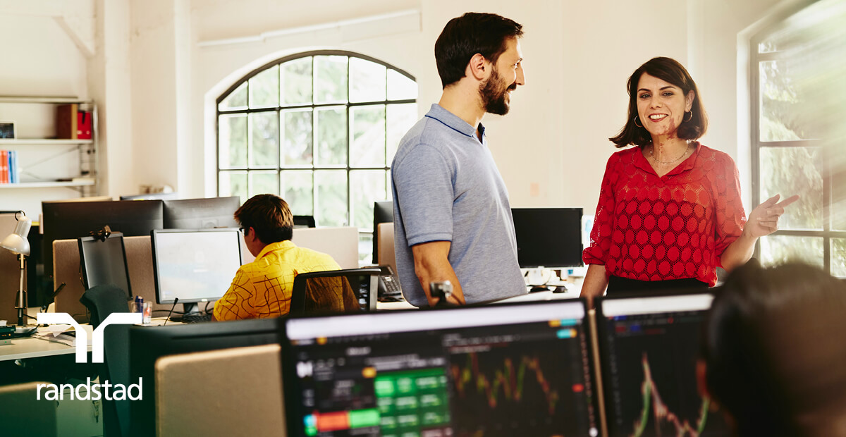 Working as a treasury analyst | Randstad Canada