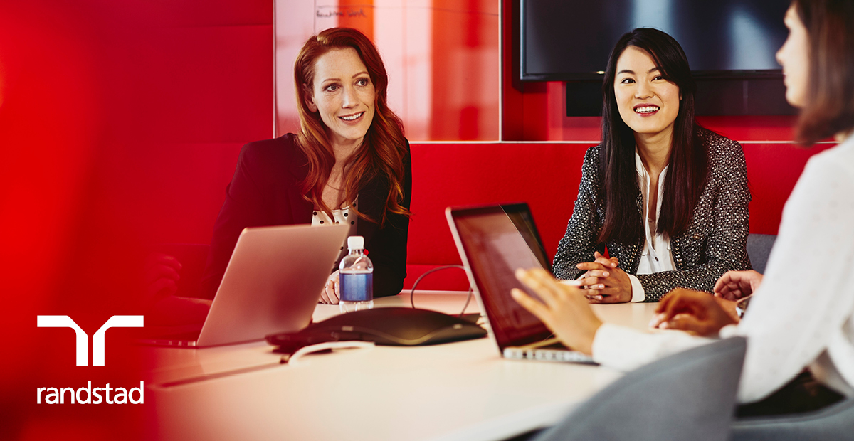 Working as an information systems manager | Randstad Canada