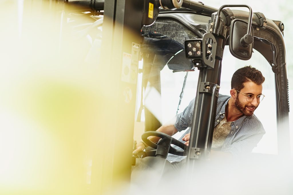 Working as a forklift driver | Randstad Canada
