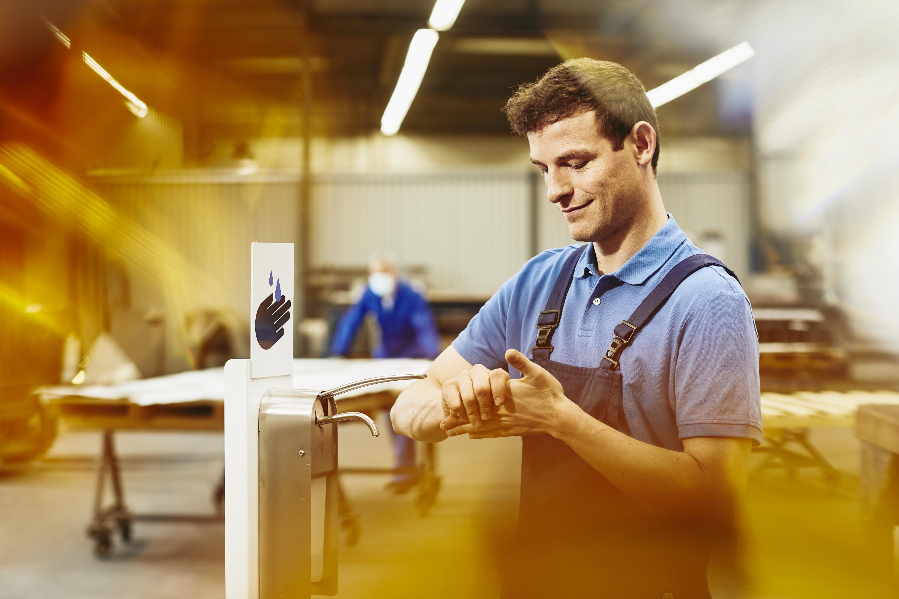 Working as a repair technician | Randstad Canada