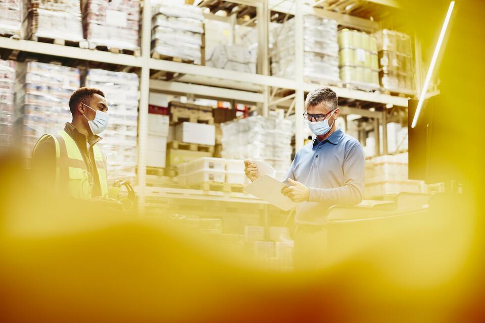 Working as a warehouse associate | Randstad Canada